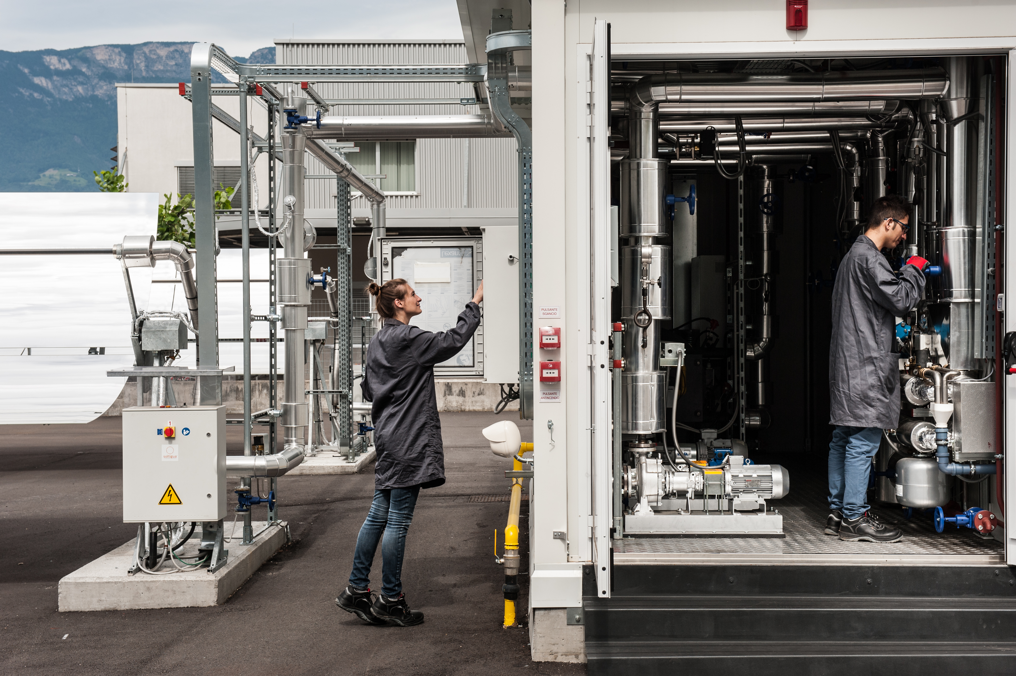 Eurac Reserach Press Kit and official Logo (SVG, PDF, PNG)