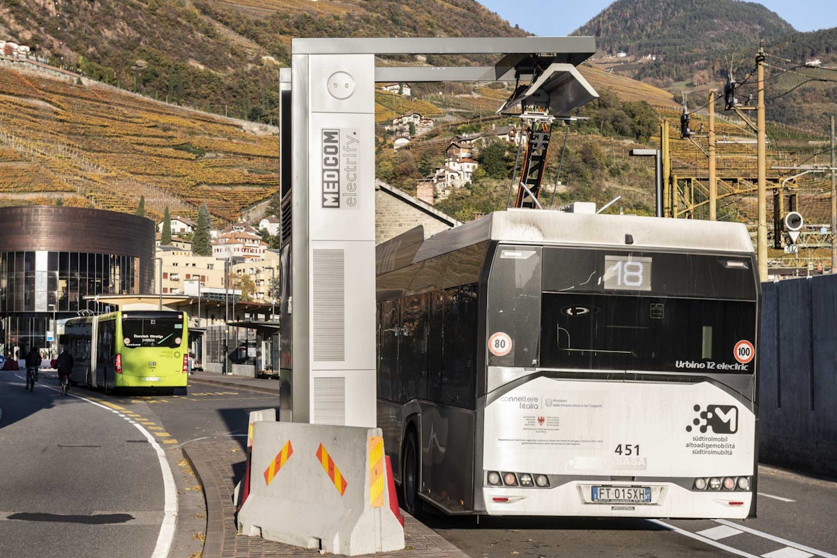 Monitored data and social perceptions analysis of electric and hydrogen ...