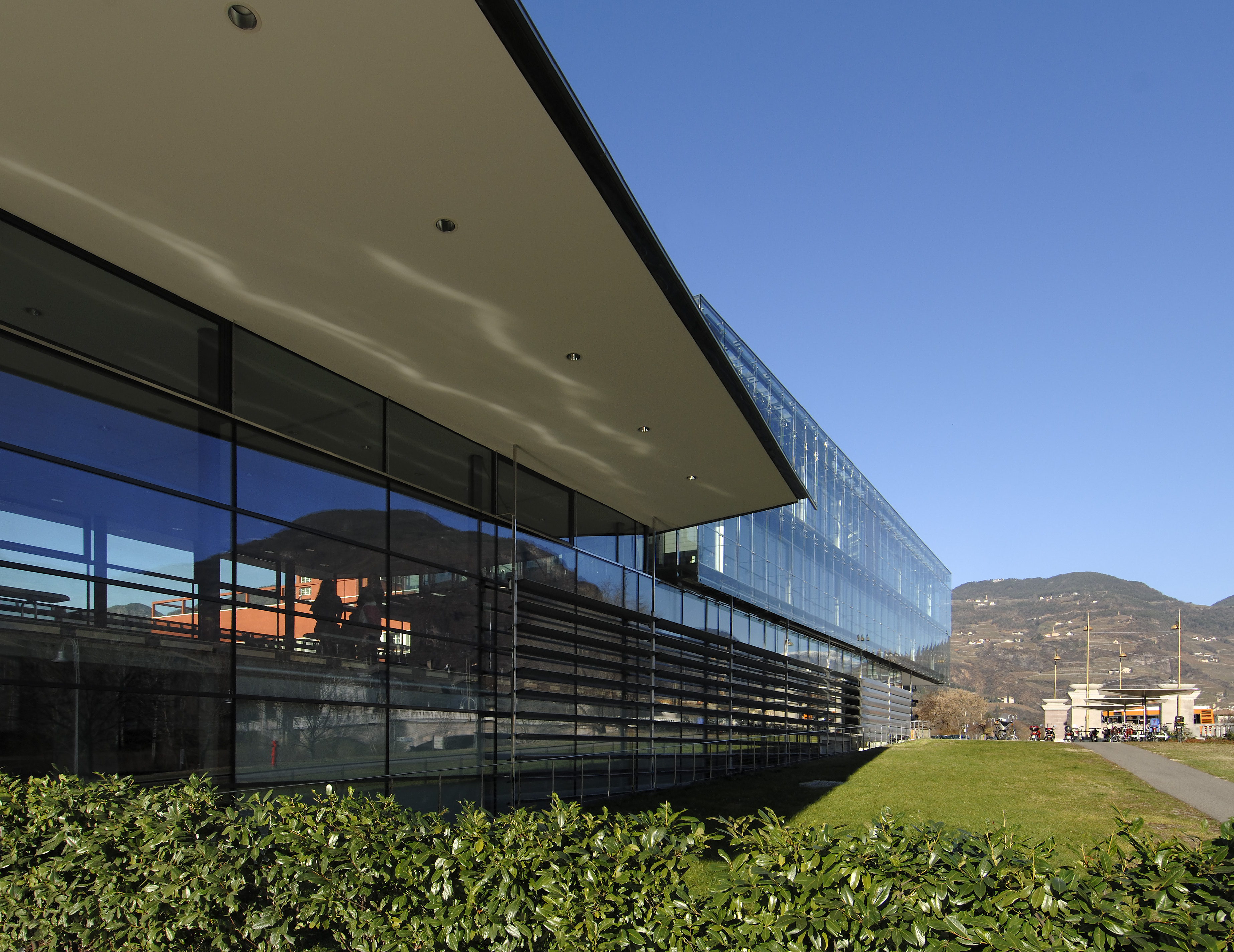 Eurac Reserach Press Kit and official Logo (SVG, PDF, PNG)