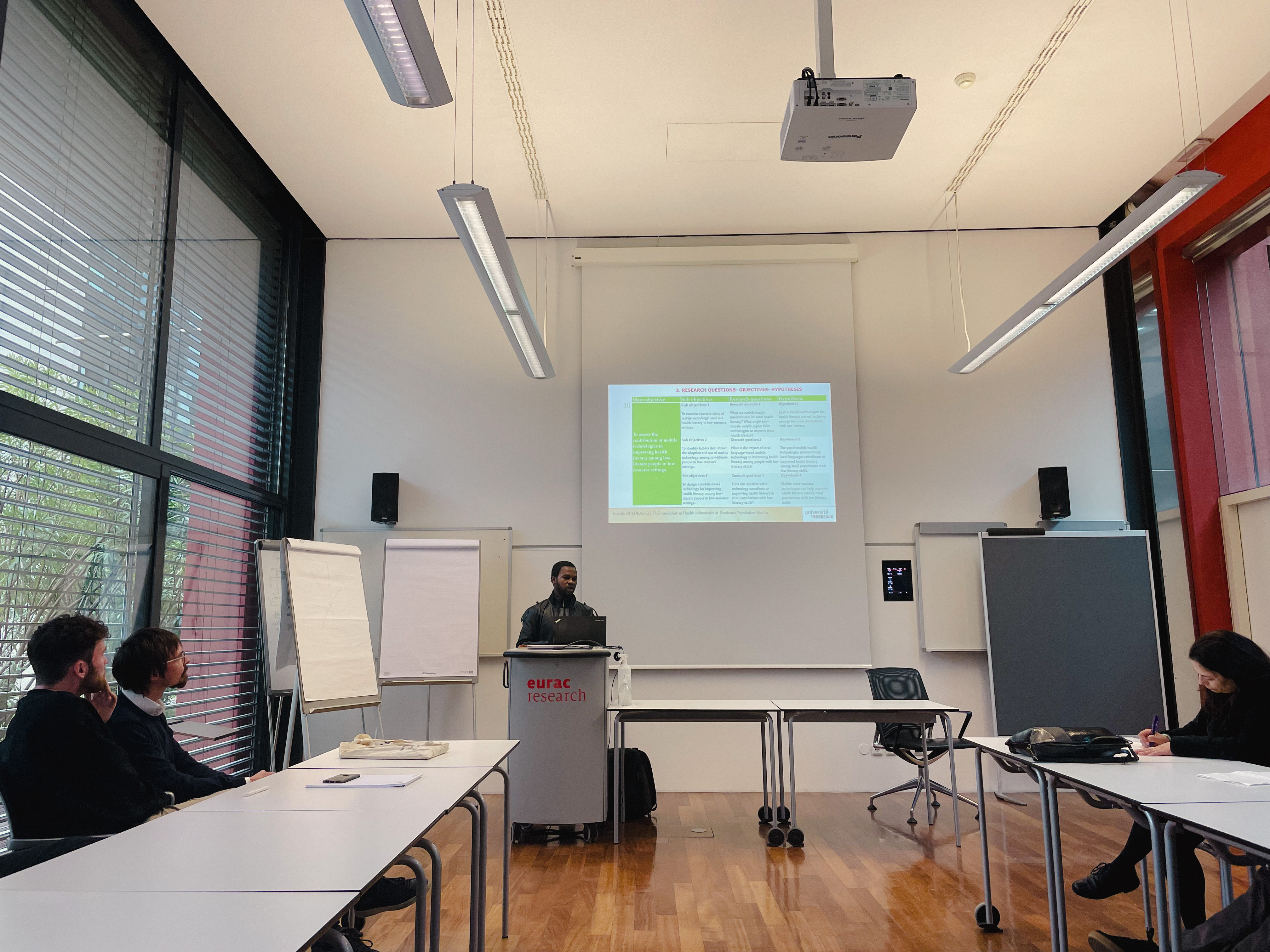 Trainees' seminar series at the Center for Advanced Studies