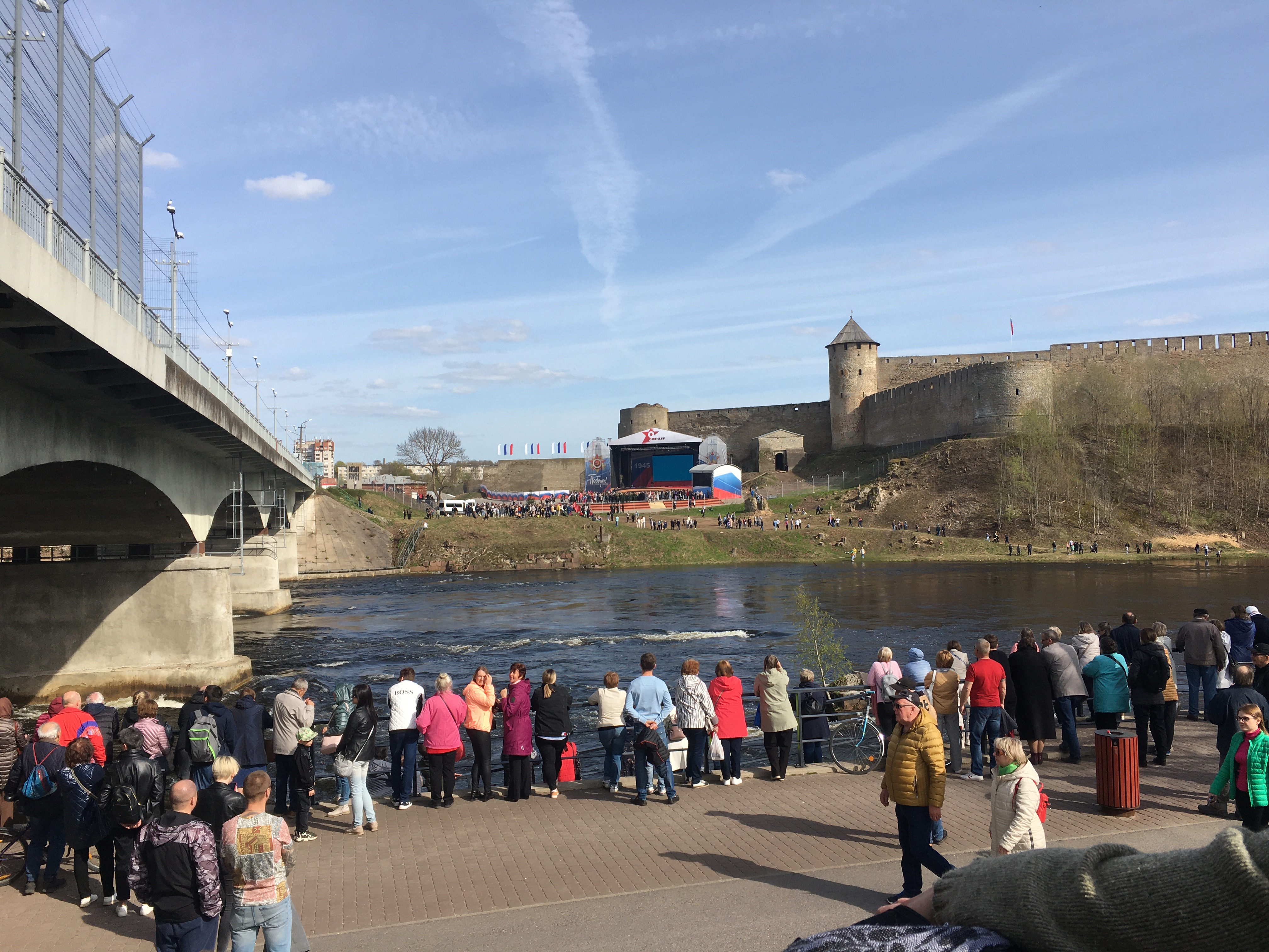 Narva – Where you hear Europeans cheer Russian victory...
