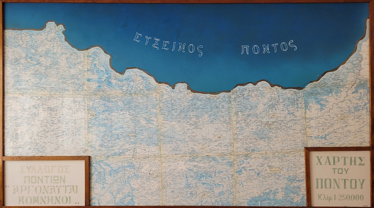 Diasporic identities and the shadow of nation-states. The case of the ...