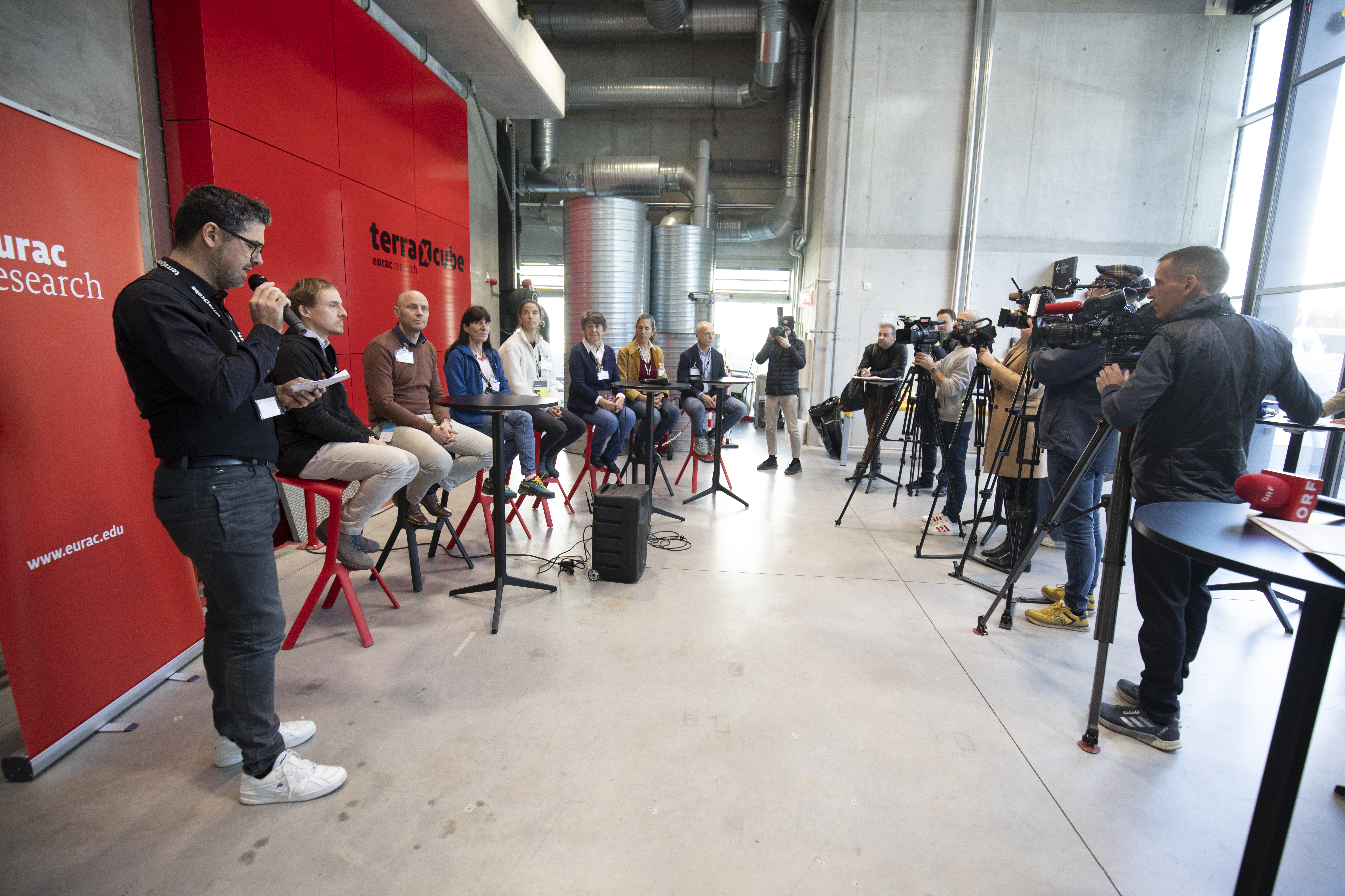 Alpiniste in terraXcube per le visite preliminari - Eurac Research